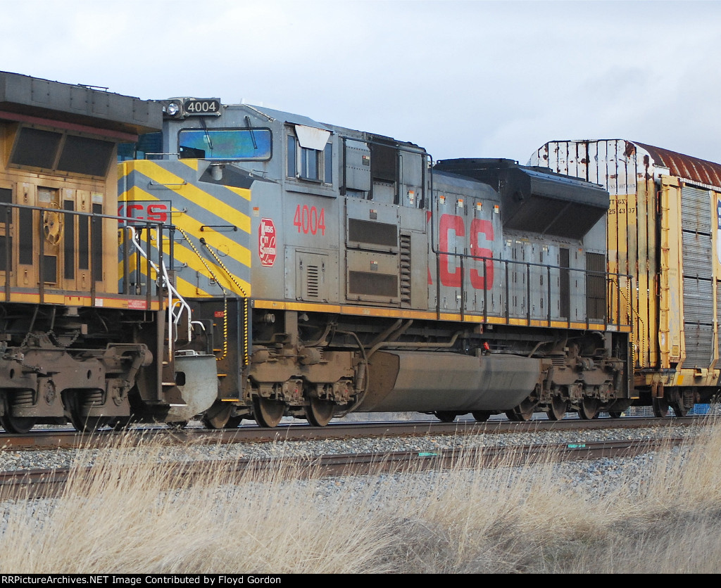 KCS 4004 east bound on UP freight